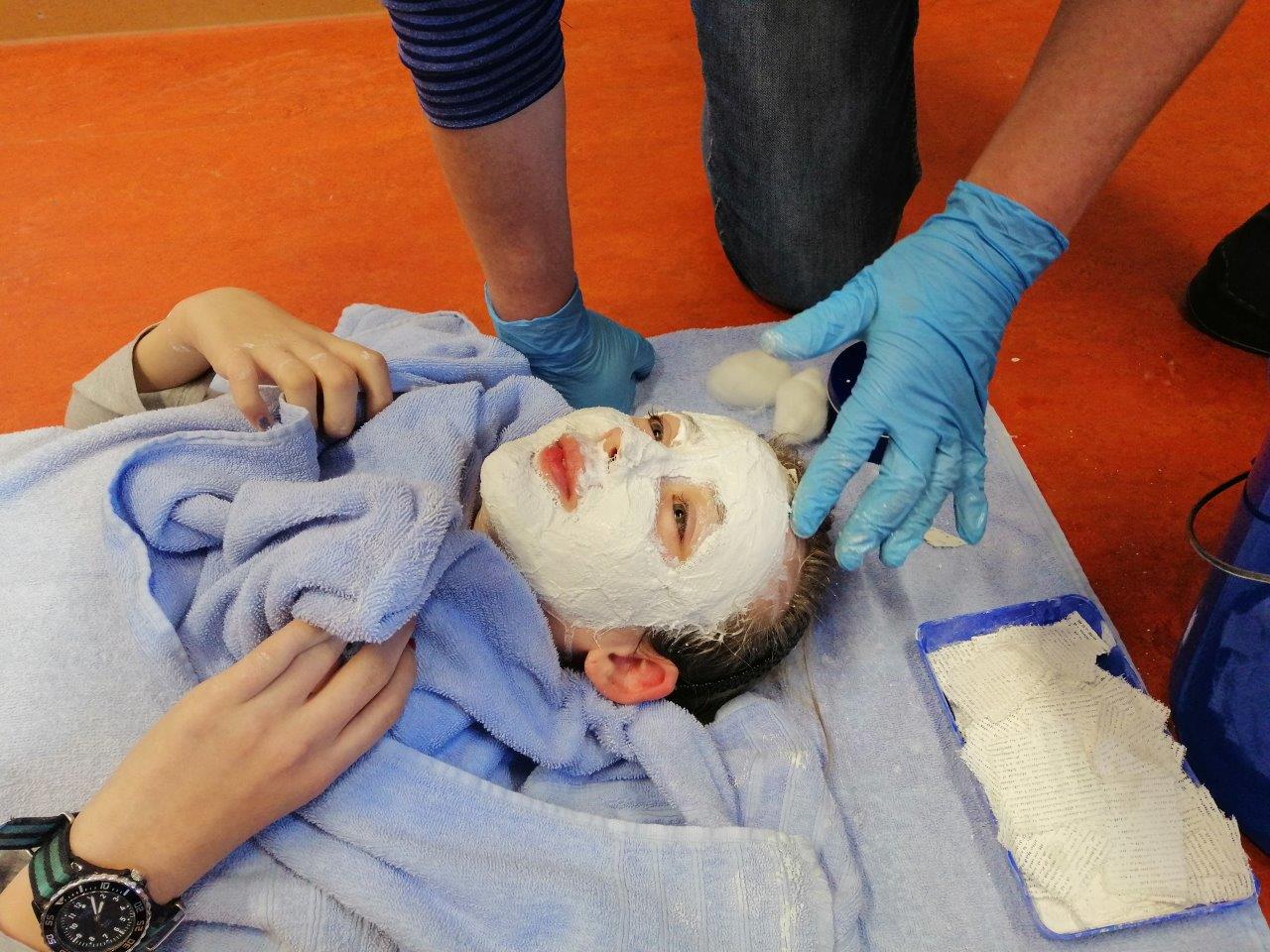 Gipsmasken gestalten in der Hauptstufe